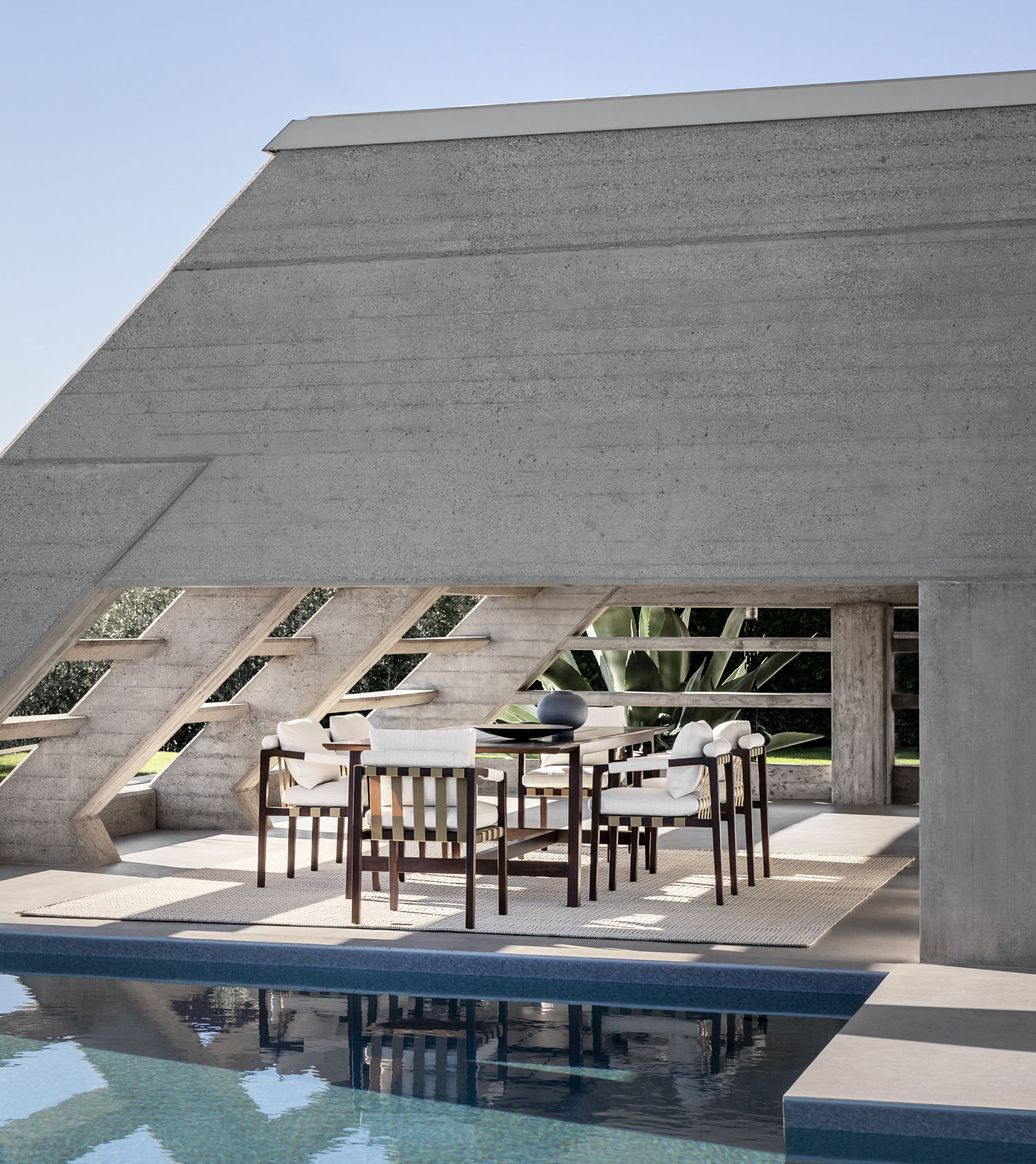 Kathy, outdoor chair - Products | Fendi Casa